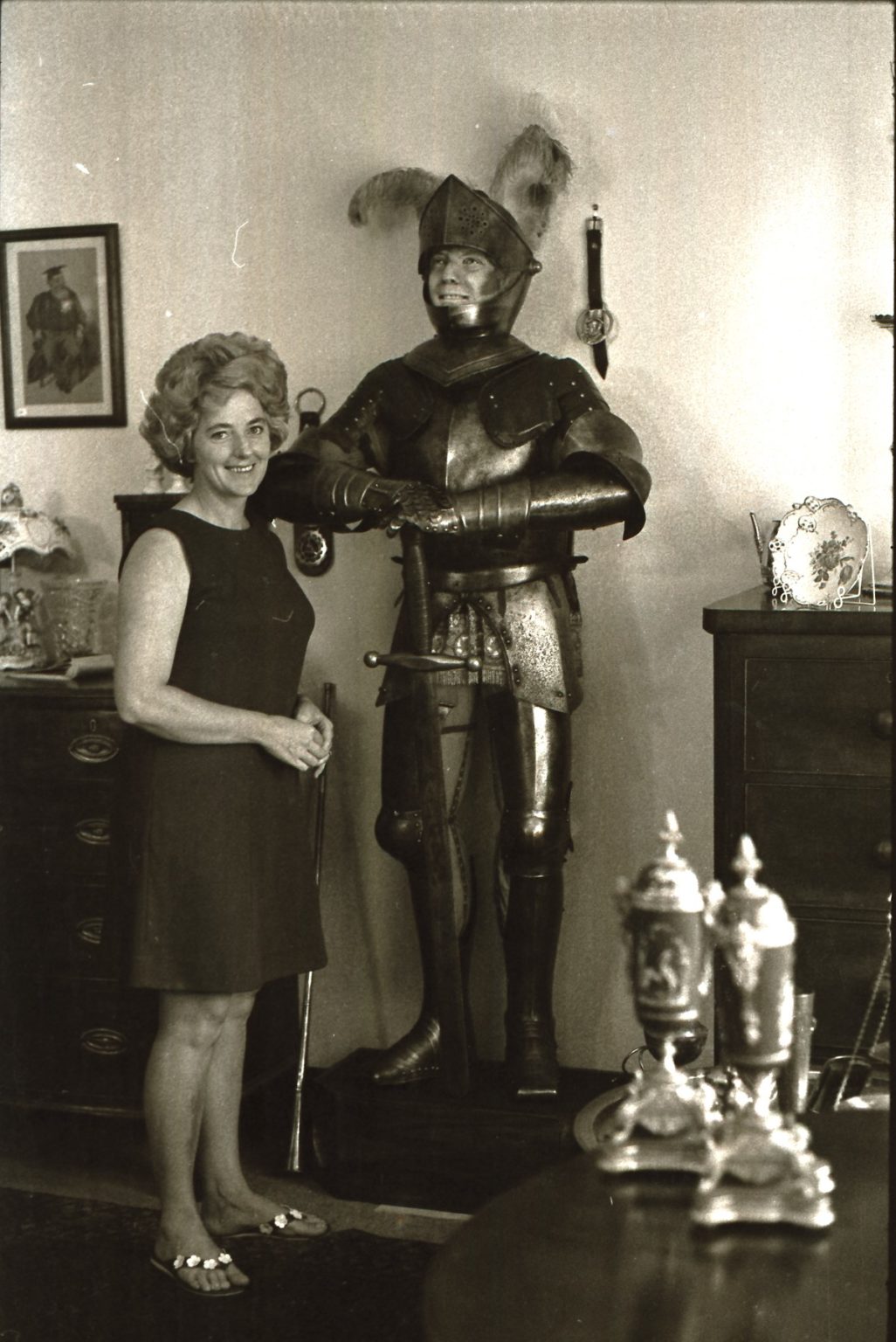 Two Cambridge icons: a suit of armour and Tui Carter - Cambridge Museum